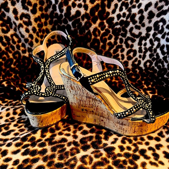 Selina by Summer Rio | Shoes | Selina Gold And Black Wedge Sandals Size ...